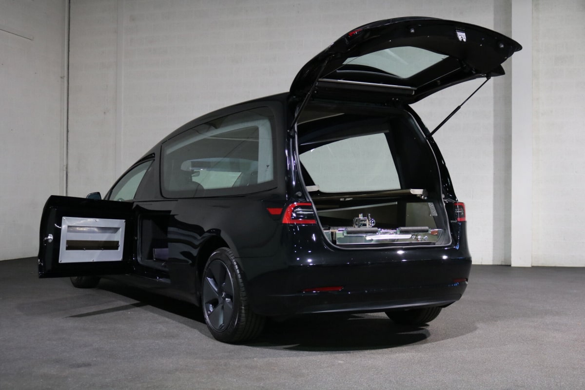 A Tesla Model 3 converted into a Hearse: The crazy yet obvious project ...