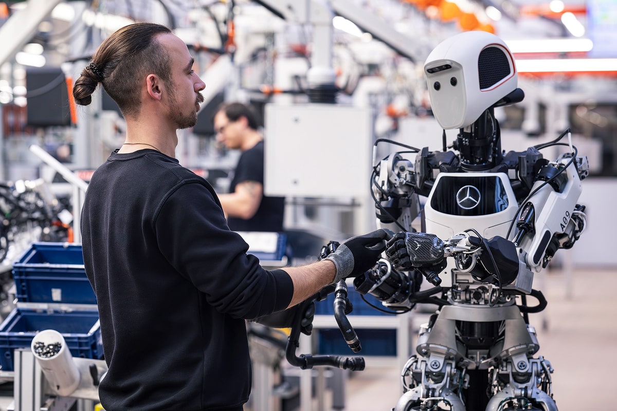 These American humanoid robots are invading Mercedes-Benz factories to ...